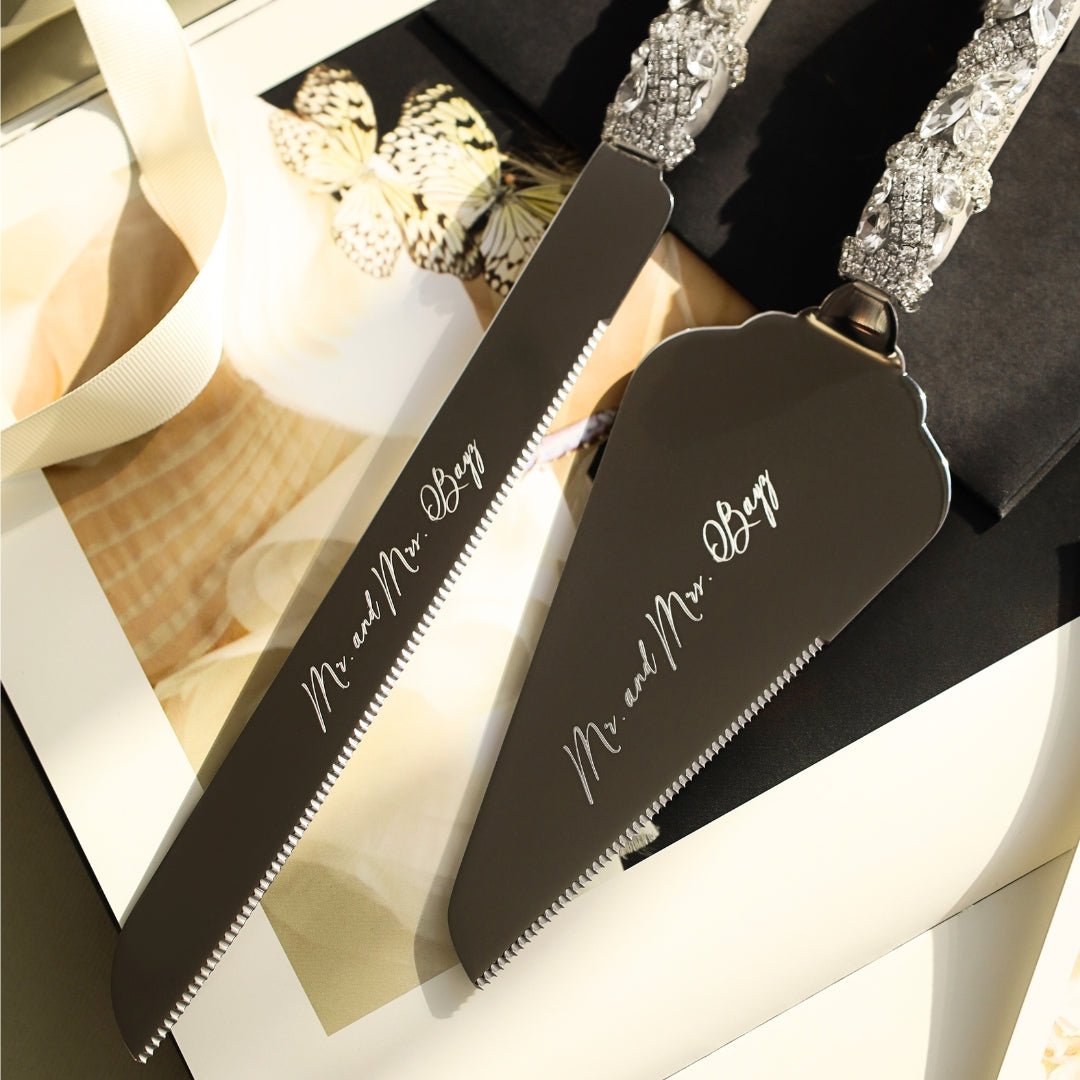 ELENA HONCH. Personalized wedding gift. Custom cake server set Ivory