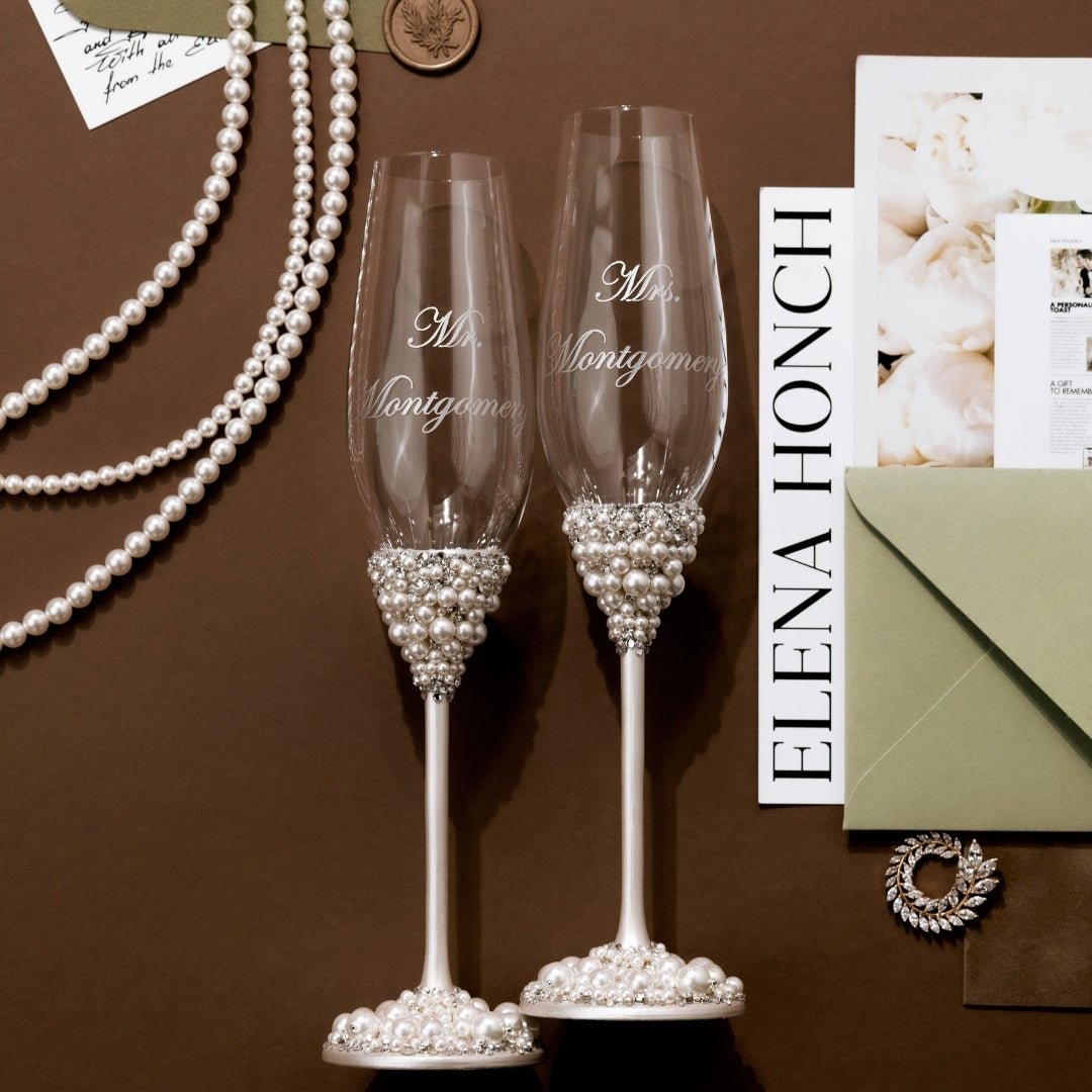 ELENA HONCH. Personalized wedding flutes. Custom wedding gift in Ivory